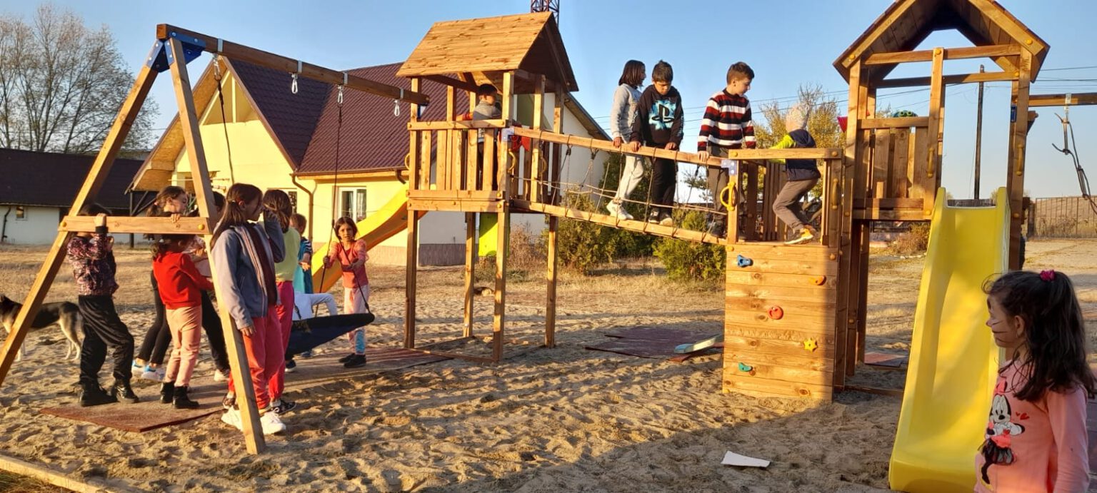 Un viitor mai bun pentru copiii din satele județului Bacău! - FSC ...